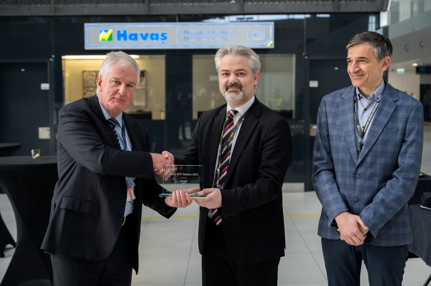 Air Transat nagradio pružatelja usluga u Zagrebu za točnost ...